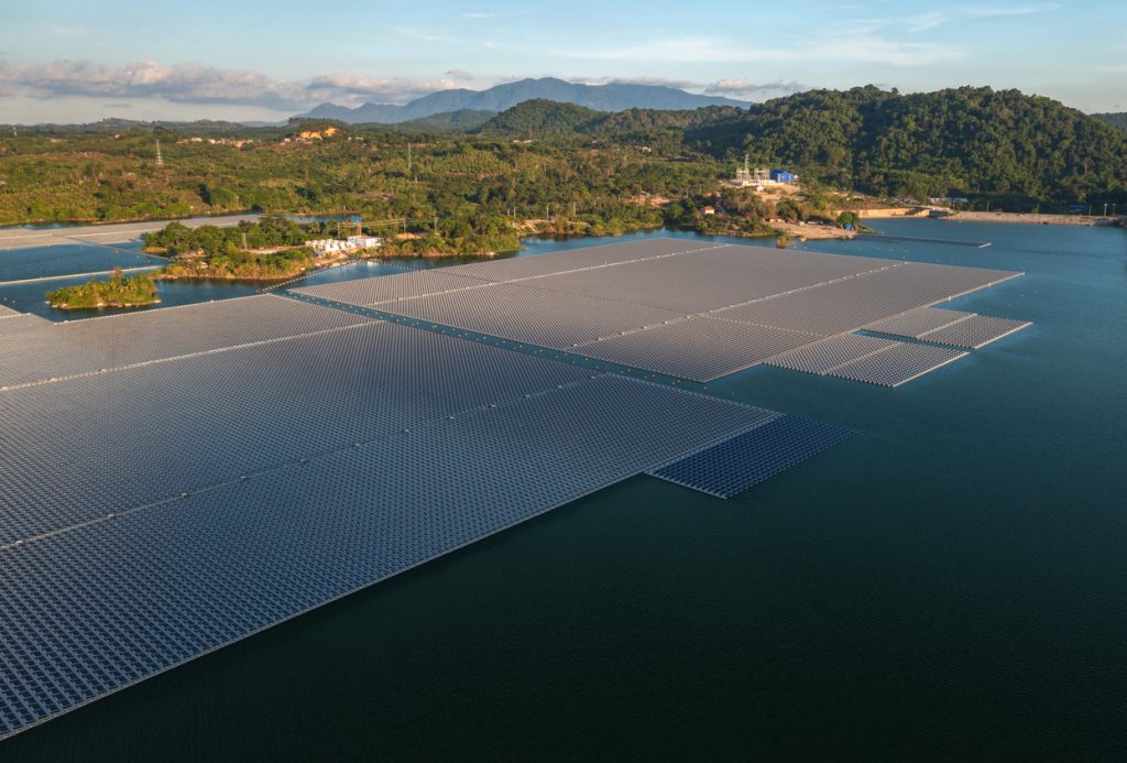 Floating Solar Farms: Energy Production With Global Reservoirs | Stellarix
